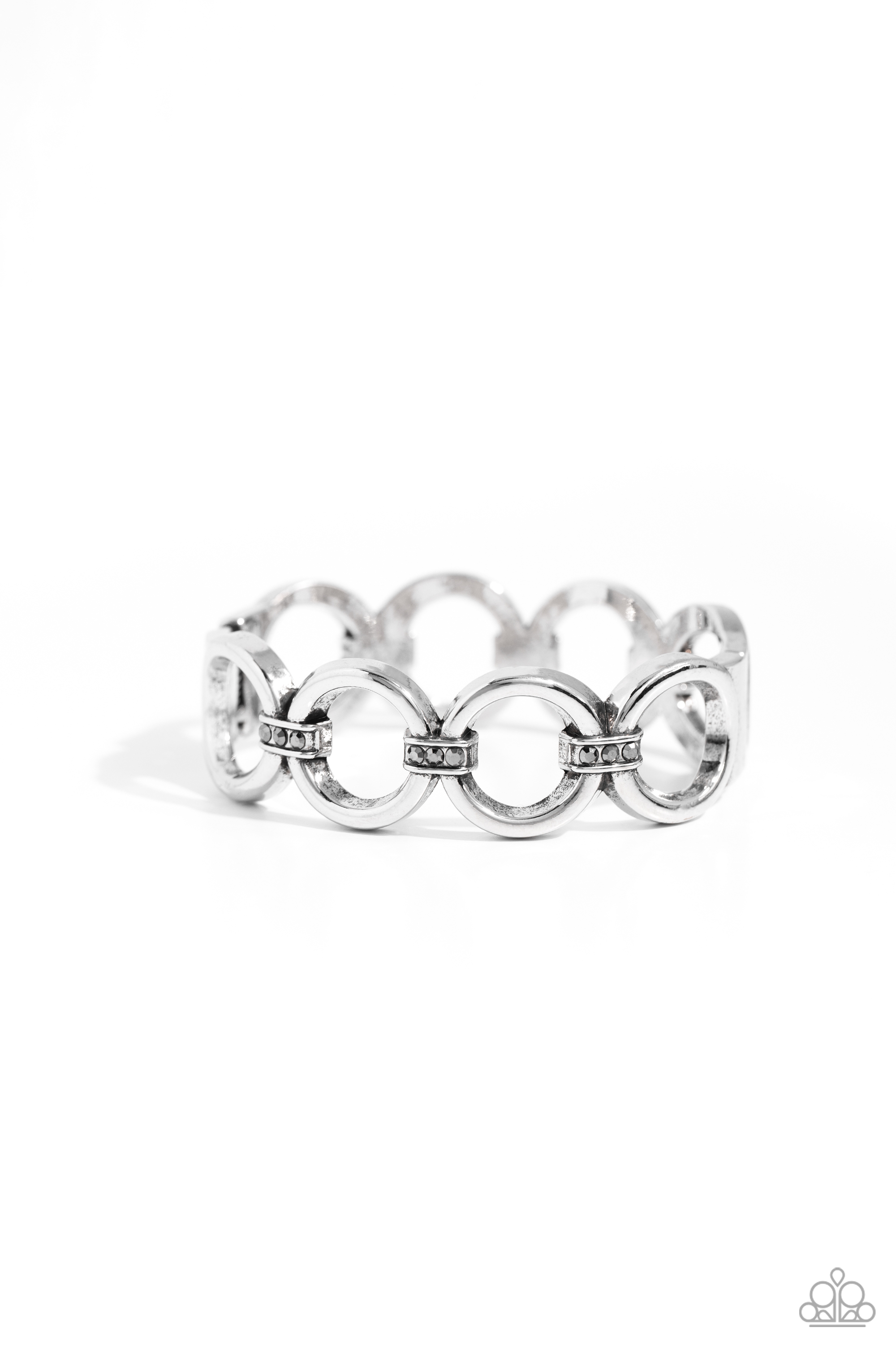 Paparazzi Accessories: Chic Collection - Silver | Paparazzi Accessories