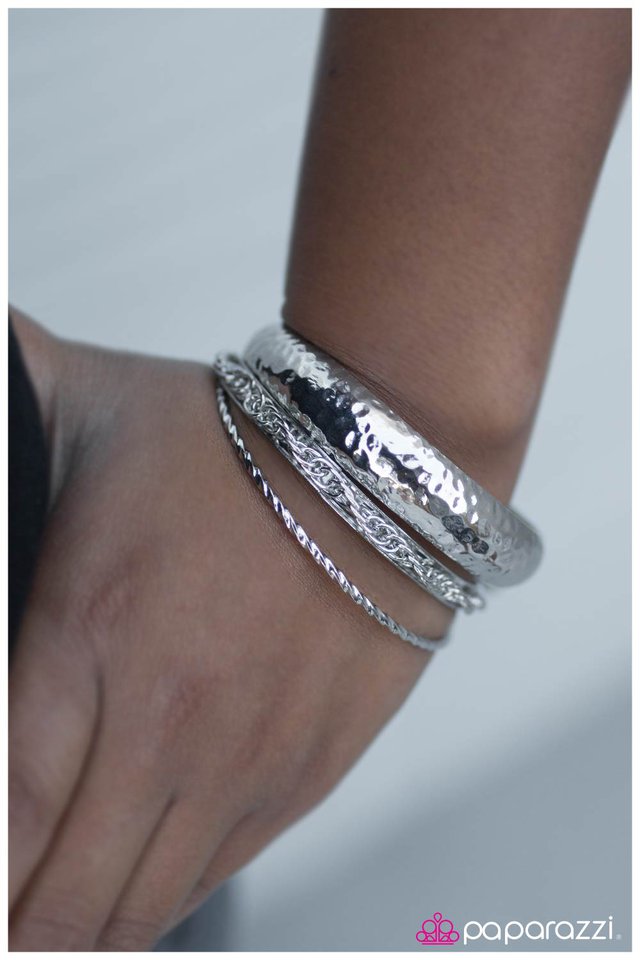 Paparazzi Accessories Bangle And Chain Silver